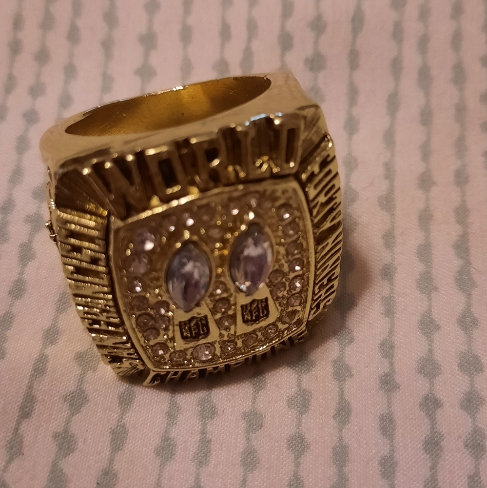 New Super Bowl Ring. Forty Niners - Gem